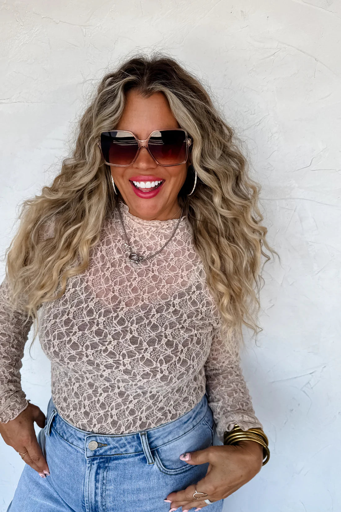 JOLIE LACE THUMBHOLE TOP | The Cracked Pearl Boutique